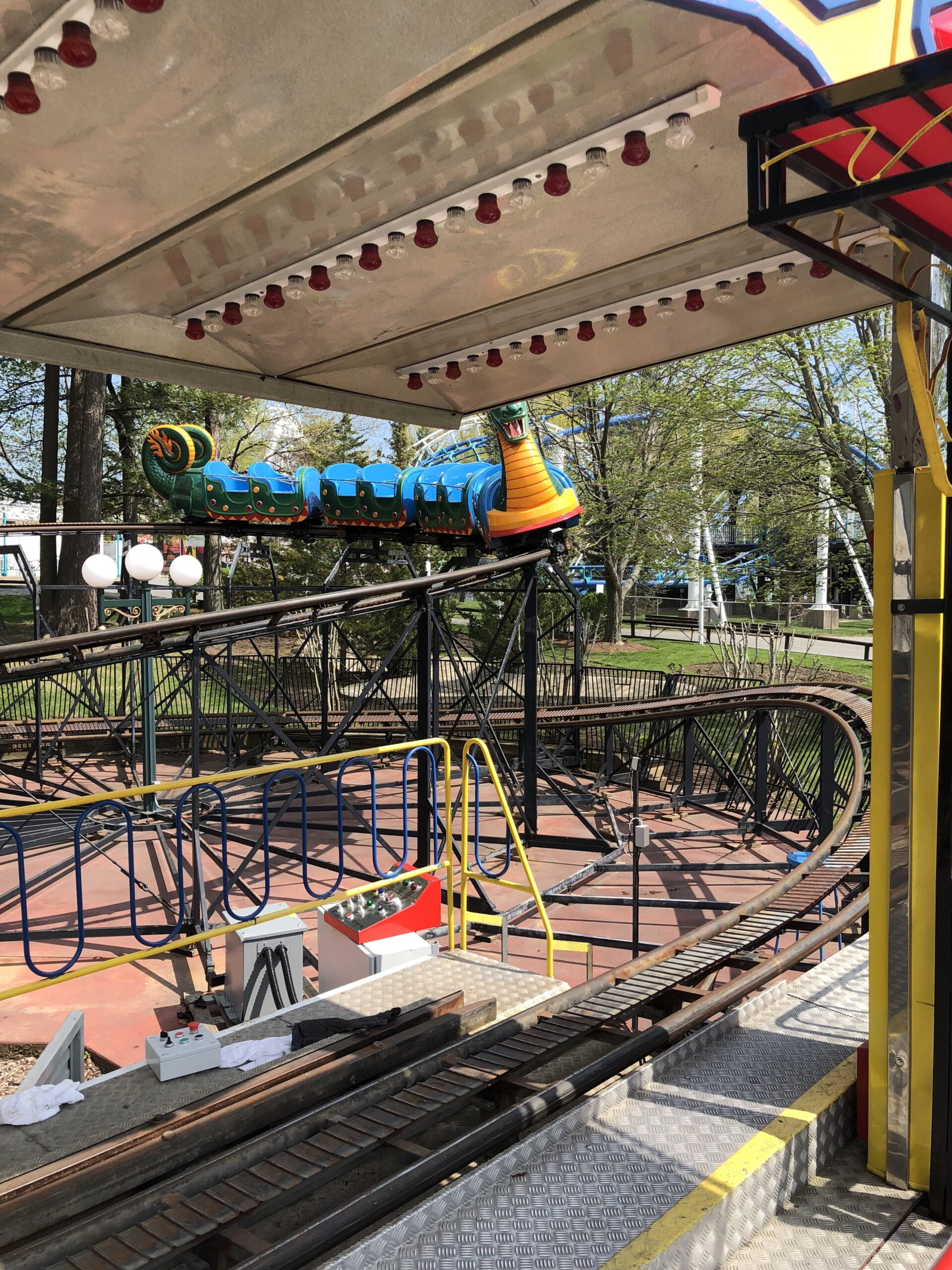 DC DRIVES DRIVING THRILLS IN FAIRGROUND RIDES - Sprint Electric